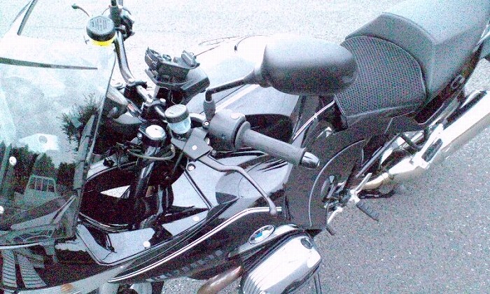 BMW R1200STのアップハン化 バーハンドルへの交換